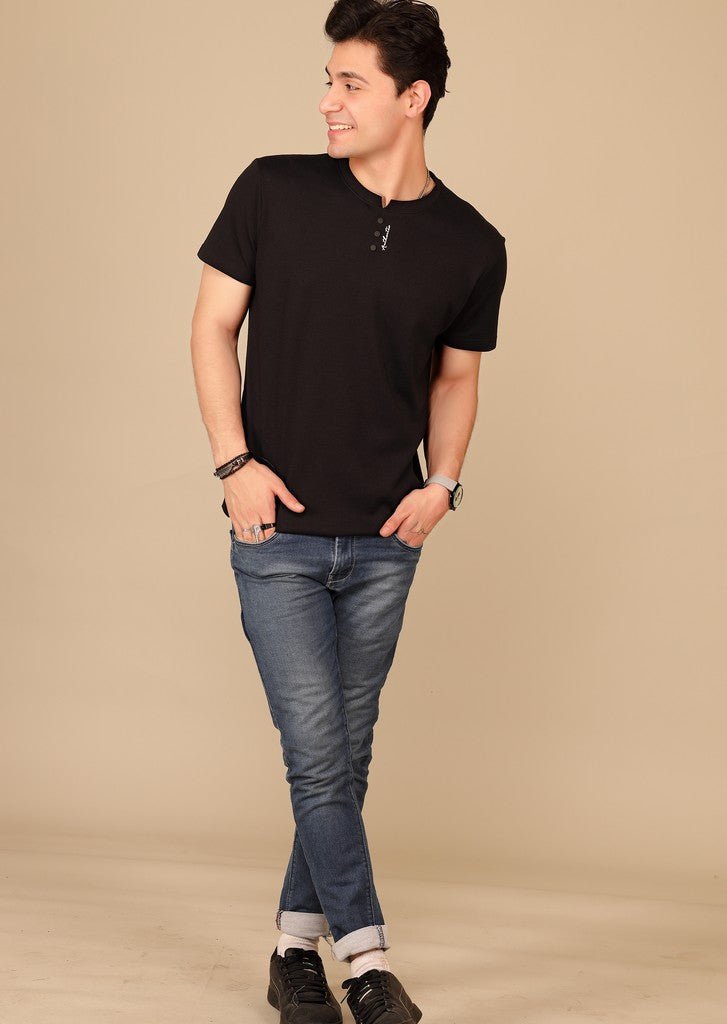 Basic Black T-shirt with Cut – EXES